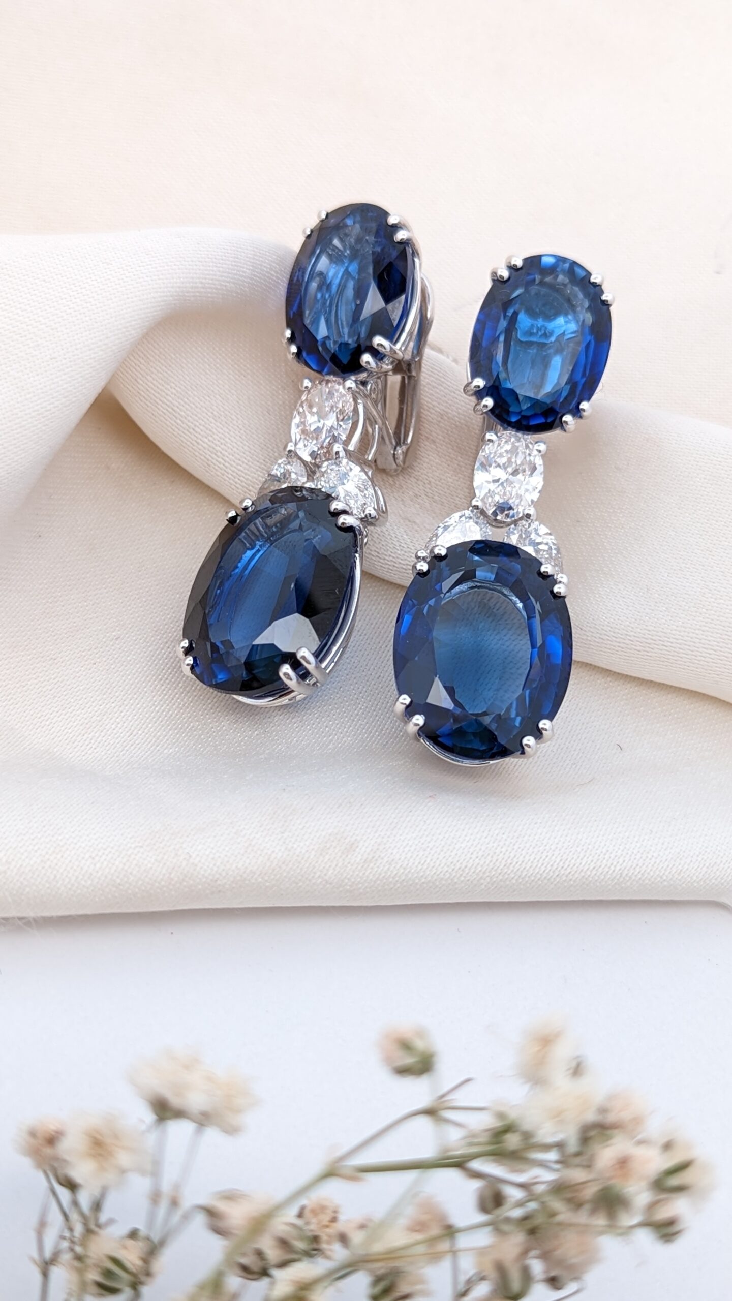 Best Background Color for Jewelry Displays: Tips & Tricks